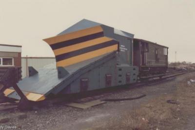 ADB965204 BR Standard Independent Snowplough - Photo — ontrackplant.com