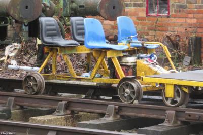 ST/00/16 - Geismar Steel EGO4 four seater trolley — ontrackplant.com