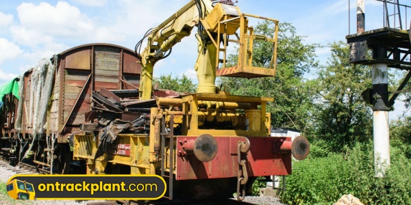 Smith and Rodley crane base - Photo — ontrackplant.com