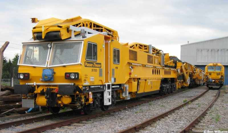 76501 - Plasser & Theurer RM 900 RT Ballast Cleaner — ontrackplant.com