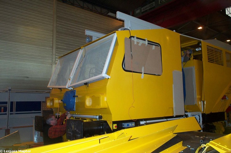 DR76501 - Plasser & Theurer RM 900 RT Ballast Cleaner — ontrackplant.com