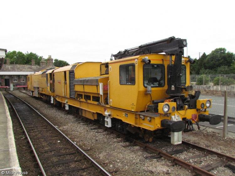 DR80302 - Harsco Track Technologies Multi Purpose Stoneblower ...
