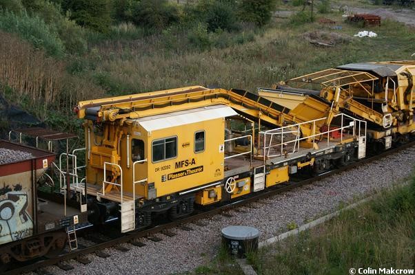 Network Rail - High Output Machines & Wagons — ontrackplant.com