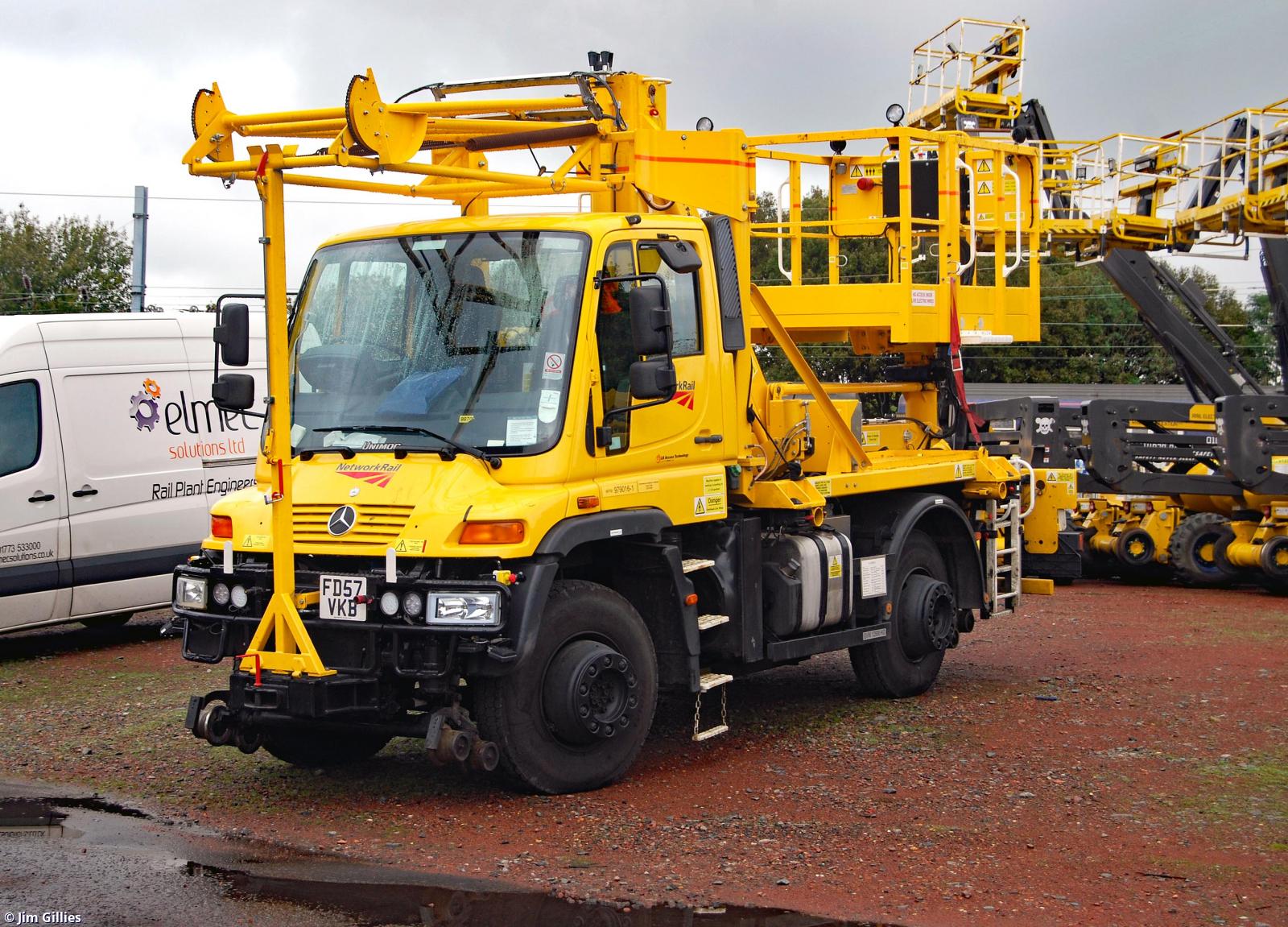 Network Rail - Unimog U400 — ontrackplant.com