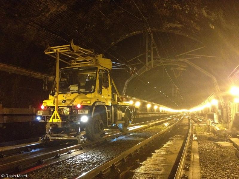 Network Rail - Mercedes-Benz Unimog U400 with Access Platform ...