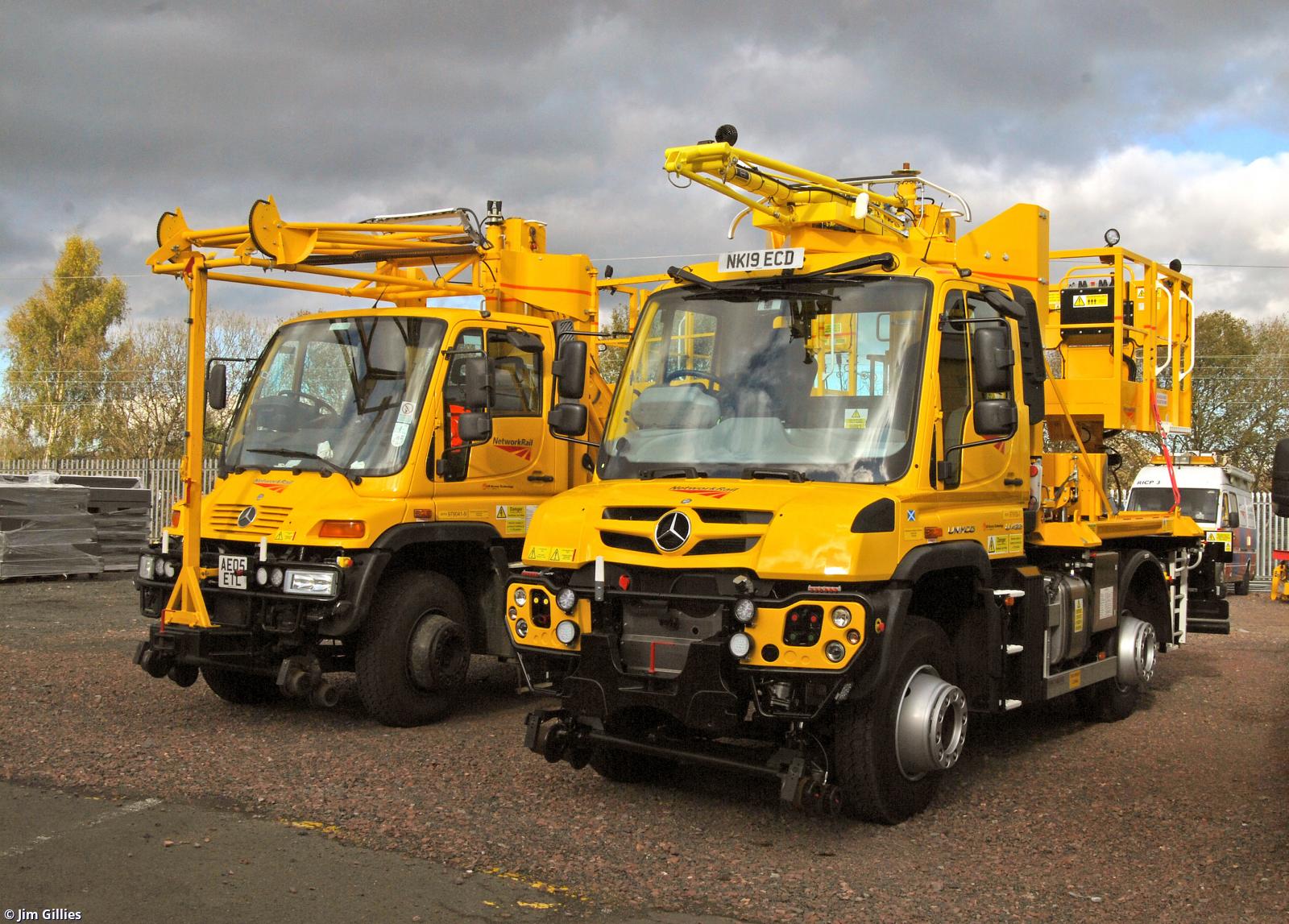 NR (Scotland) - Mercedes-Benz Unimog U423 with Access Platform ...
