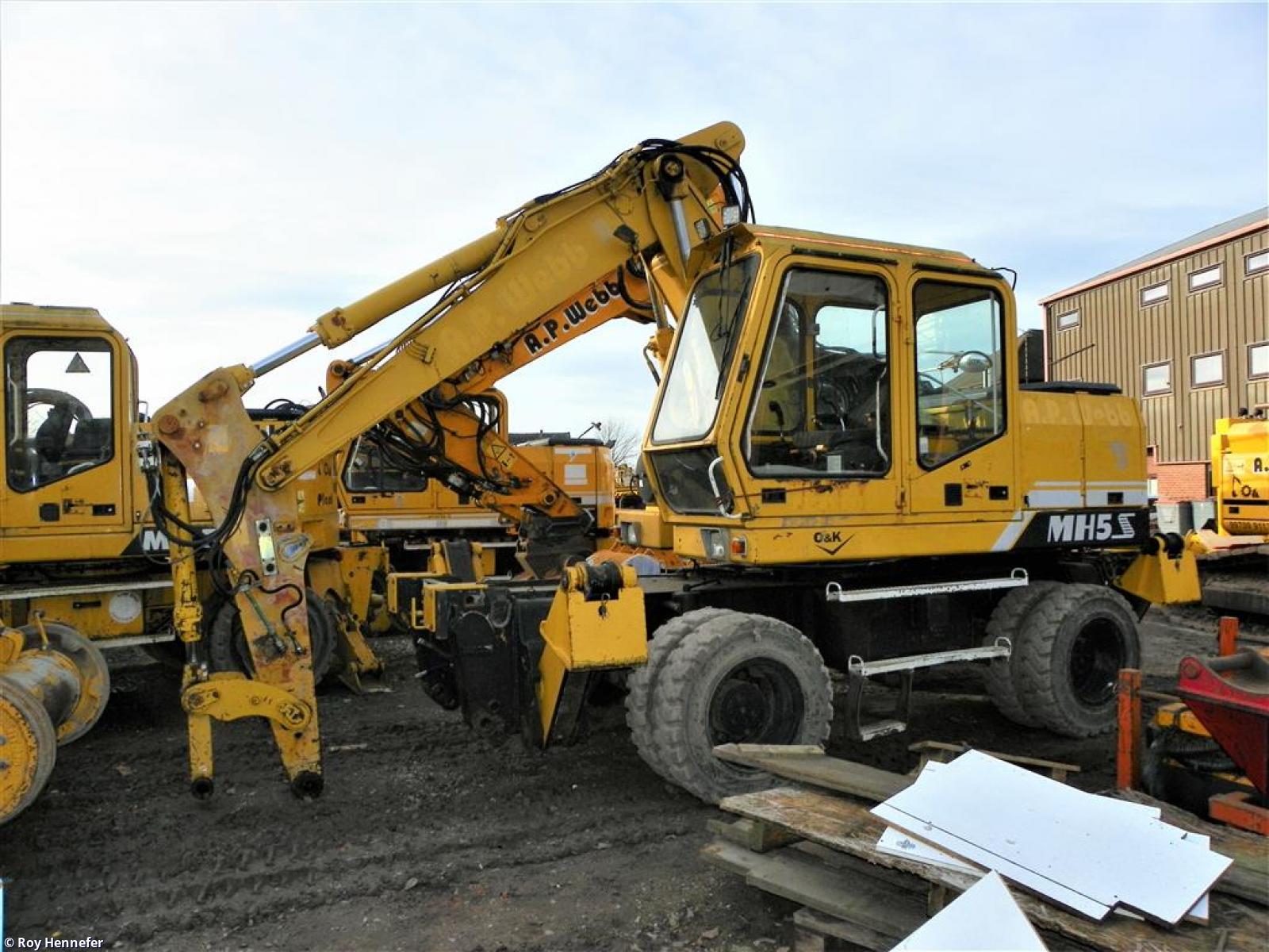 APWebb - O&K MH 5S Super-Railer Heavy Lift — ontrackplant.com