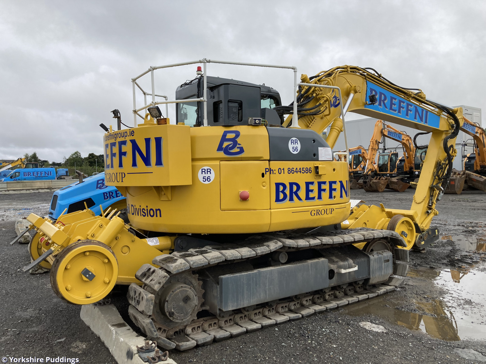 Breffni Hire - Komatsu PC138 Crawlerailer — ontrackplant.com