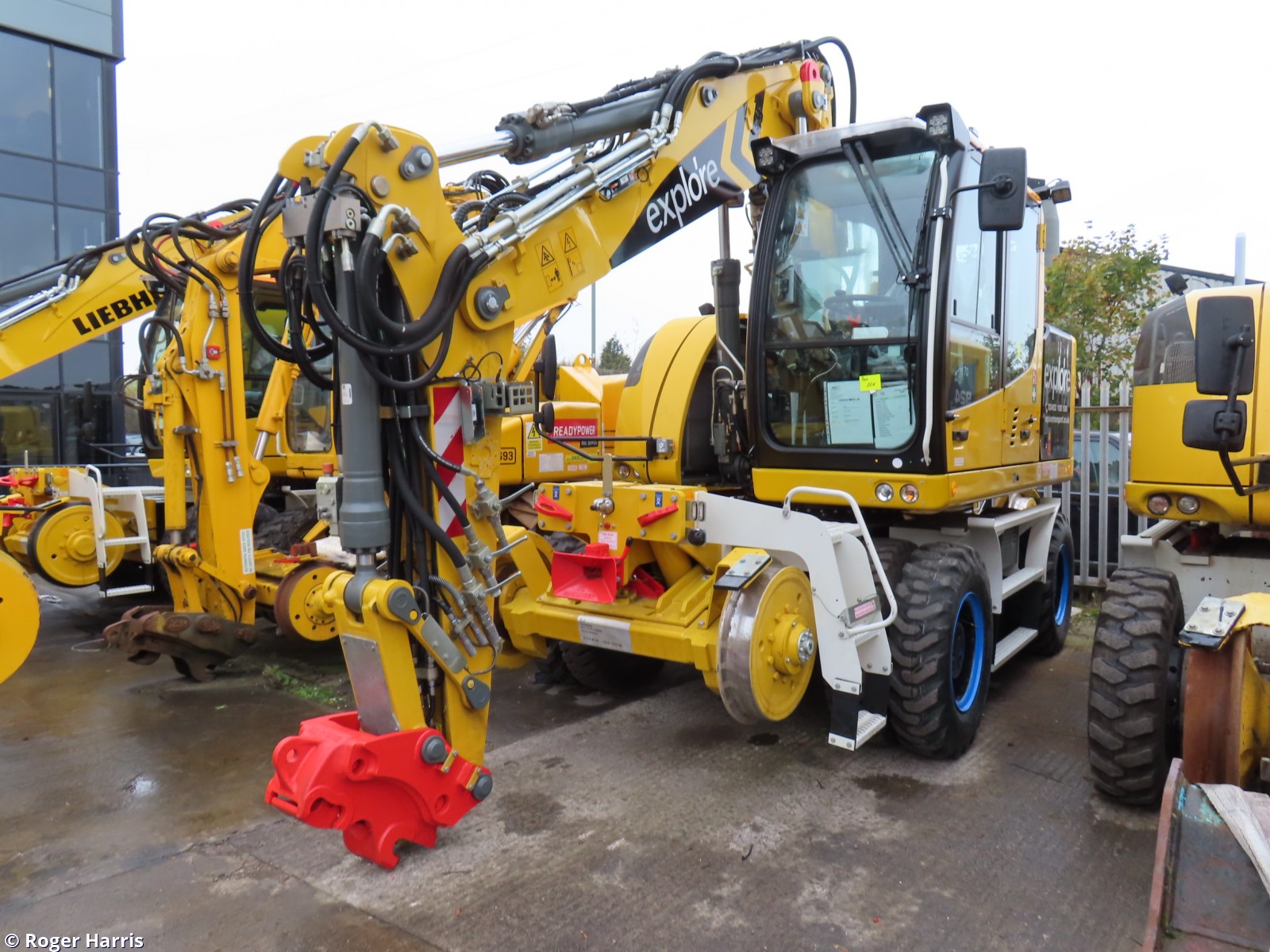 Explore Rail - Liebherr A924 Rail Litronic — ontrackplant.com