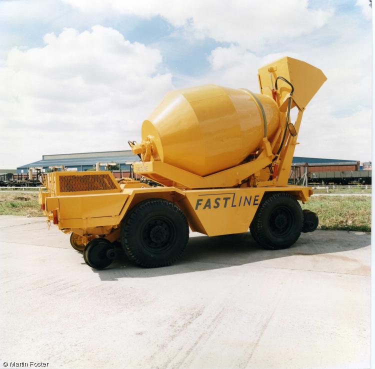 - Messersi Midequip Self loading Concrete Mixer — ontrackplant.com