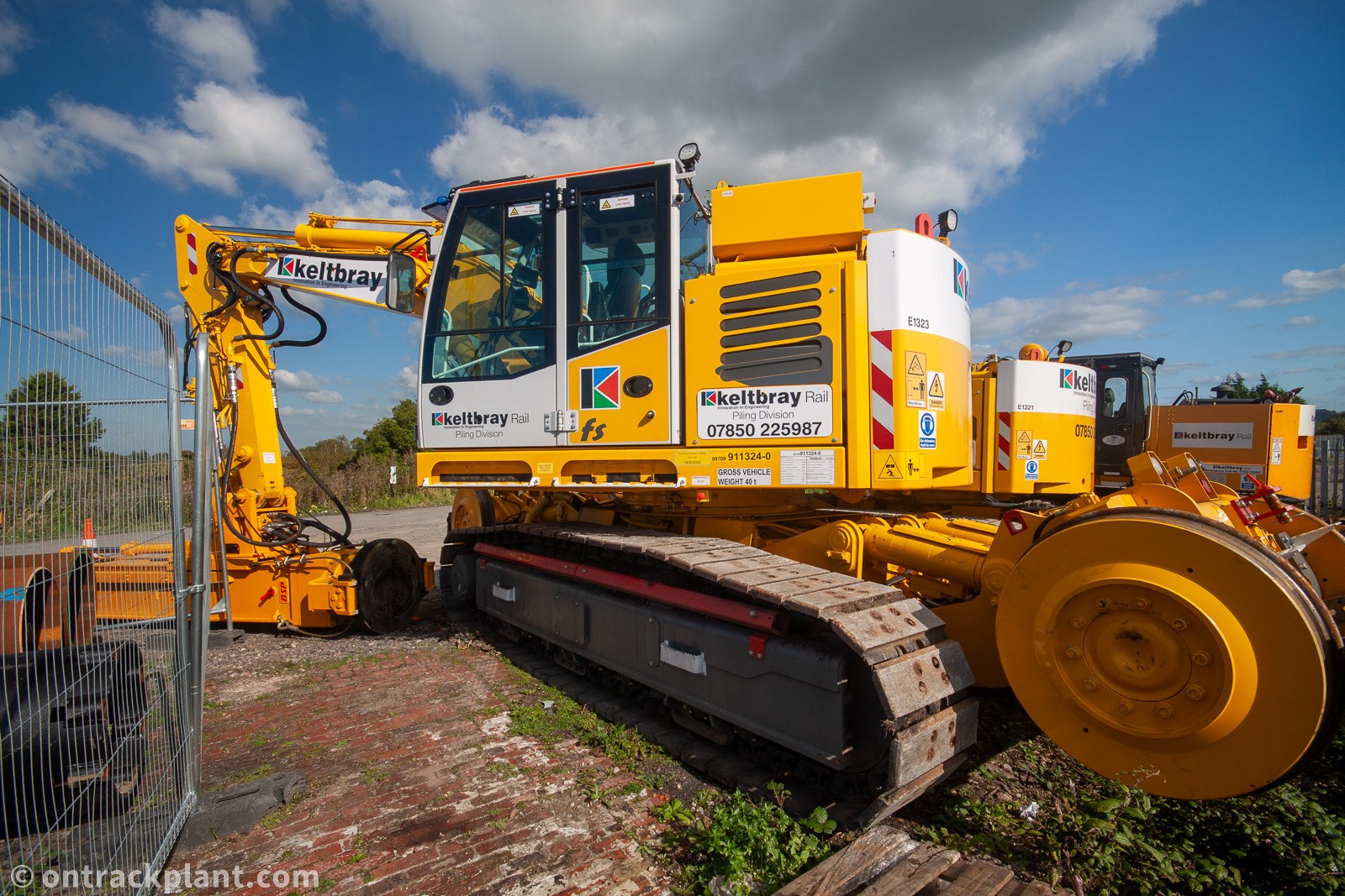Aureos - Colmar T10000FSC tracked excavator — ontrackplant.com