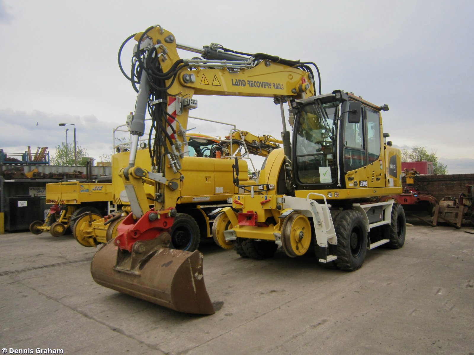 Land Recovery LRR02 - Liebherr A924 Rail Litronic — ontrackplant.com
