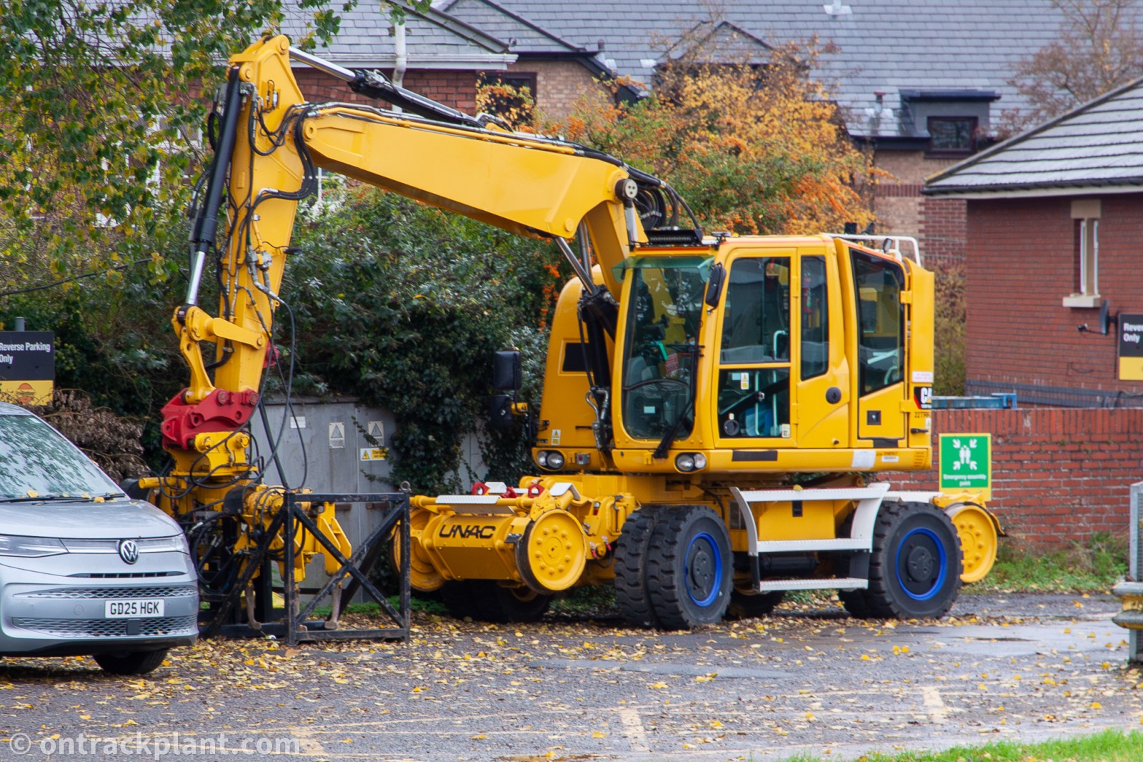 MCL - Caterpillar 22TRR-250 excavator — ontrackplant.com