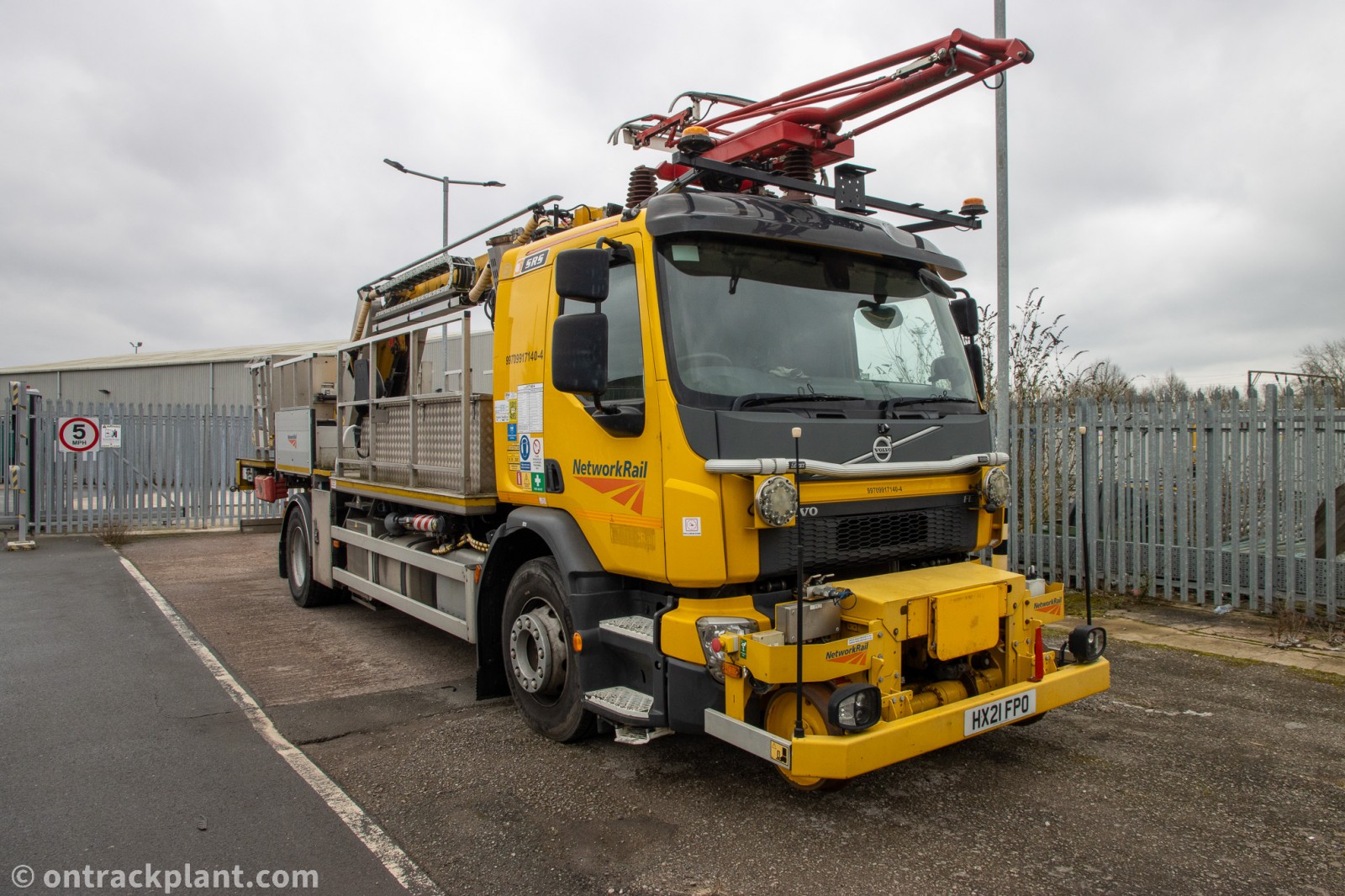 Network Rail (High Output) - Road-Railers — ontrackplant.com