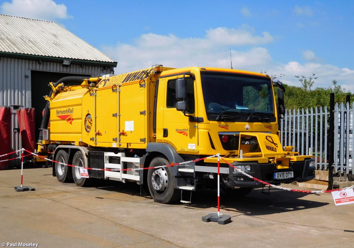 Network Rail - MAN TGM "Rail Whale" drainage vehicle — ontrackplant.com