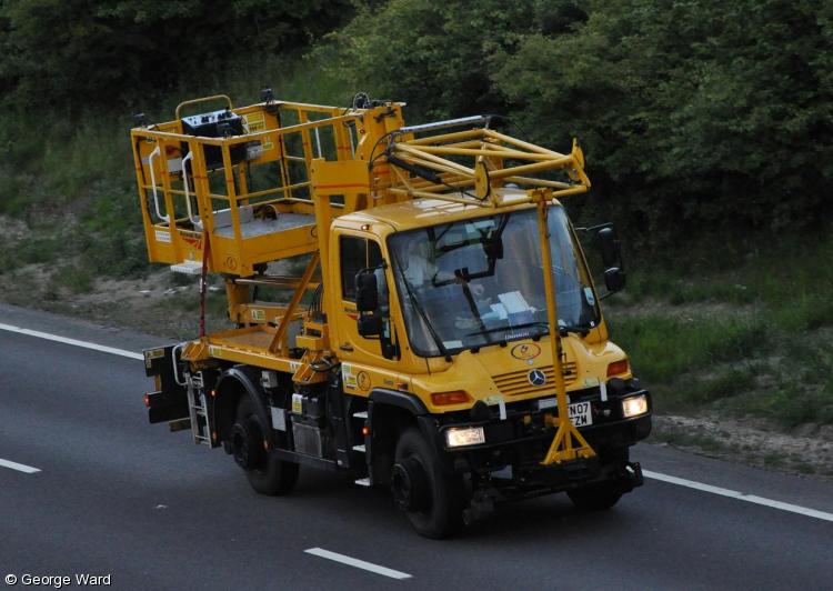 NR (Eastern) - Mercedes-Benz Unimog U400 with Access Platform ...
