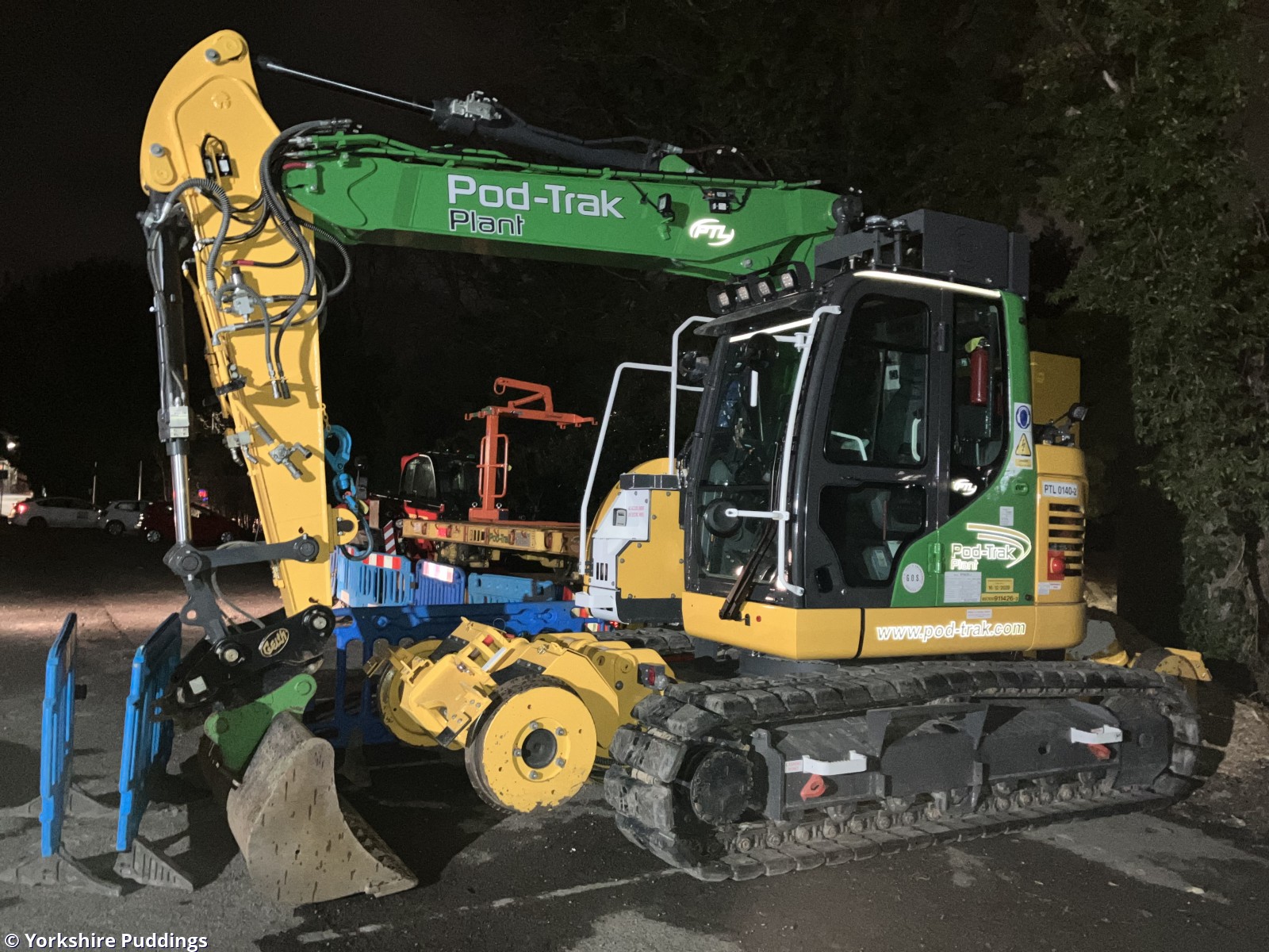 Pod-Trak - Doosan DX140LCR-7 tracked excavator — ontrackplant.com