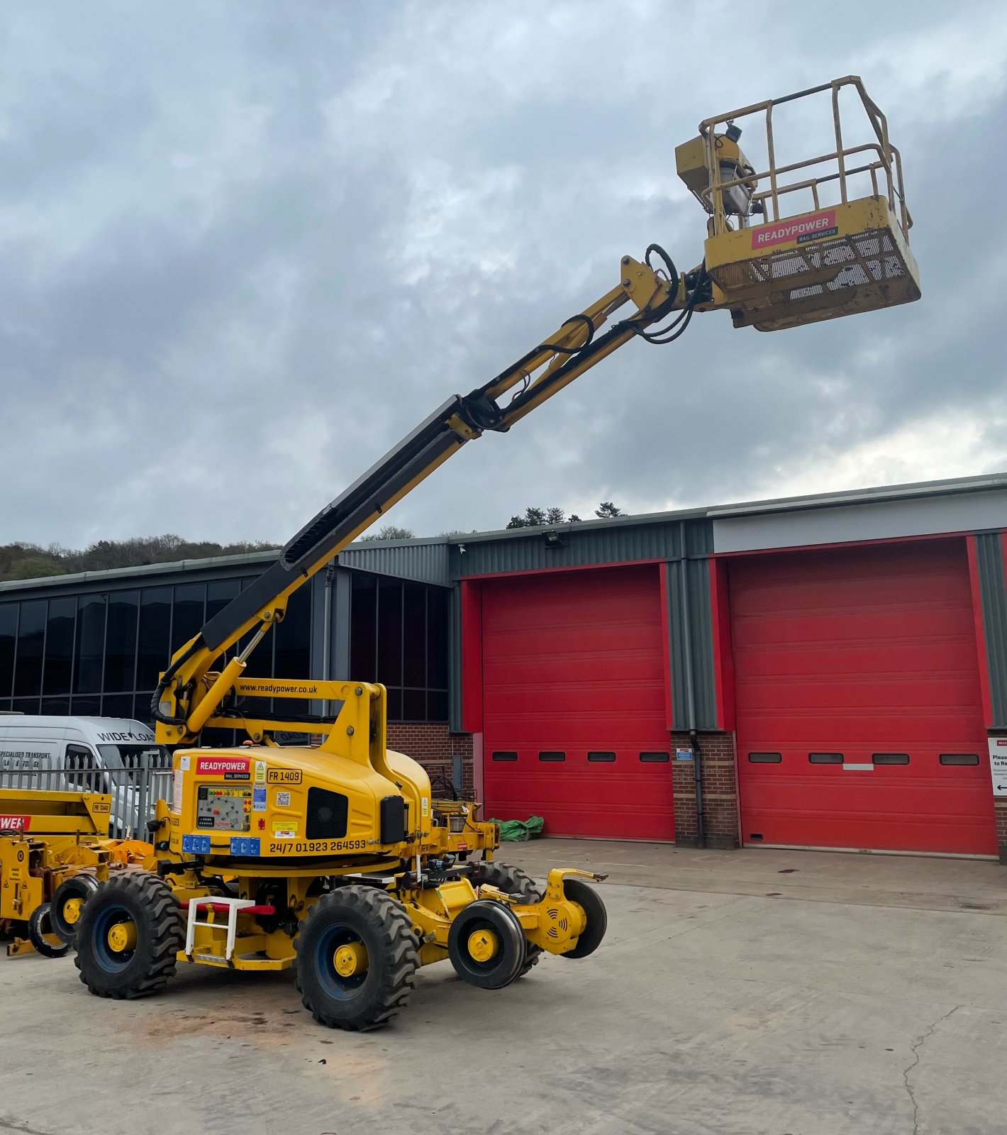 Readypower - Platform Basket RR14 EVO2-400 — ontrackplant.com