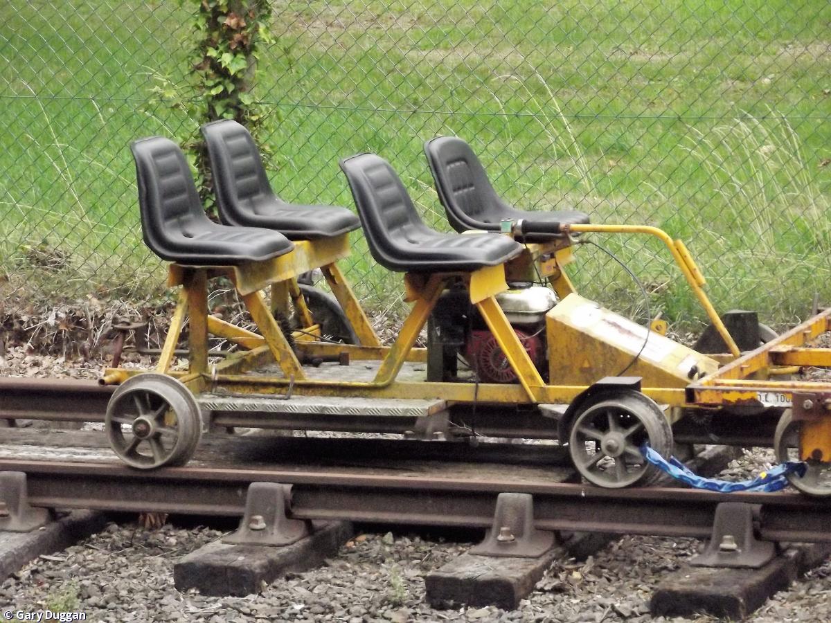 ST/00/16 - Geismar Steel EGO4 four seater trolley — ontrackplant.com