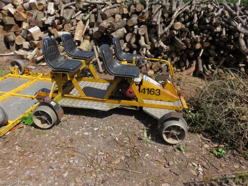 ST/02/28 - Geismar Steel EGO4 four seater trolley — ontrackplant.com