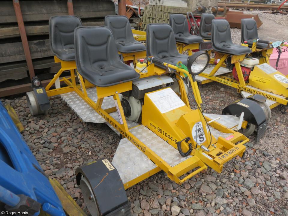 ST/03/39 - Geismar Steel EGO4 four seater trolley — ontrackplant.com