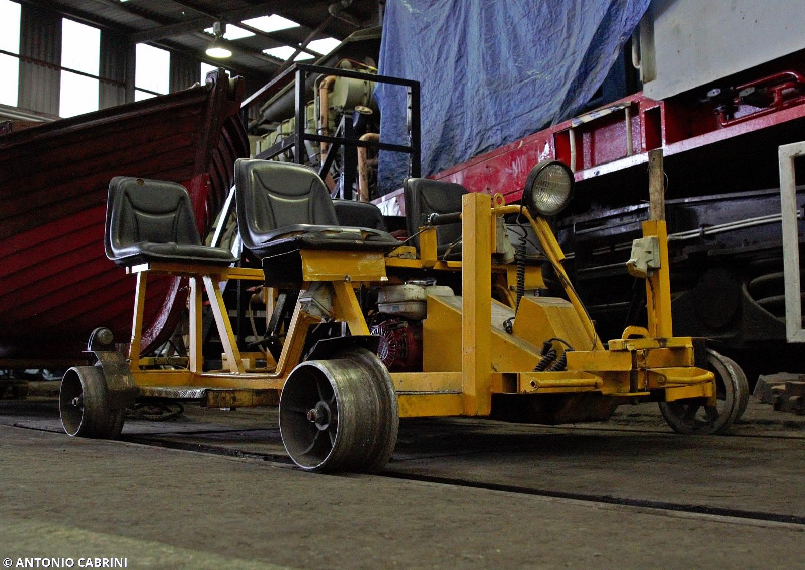 ST/04/01 - Geismar Steel EGO4 four seater trolley — ontrackplant.com
