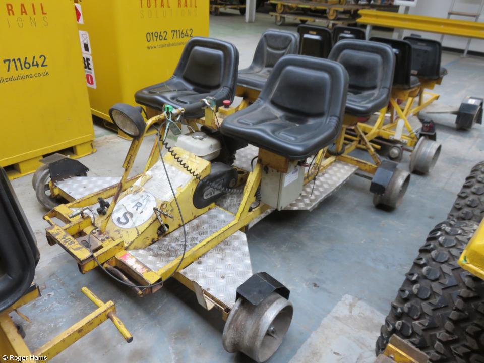 ST/09/01 - Geismar Steel EGO4 four seater trolley — ontrackplant.com