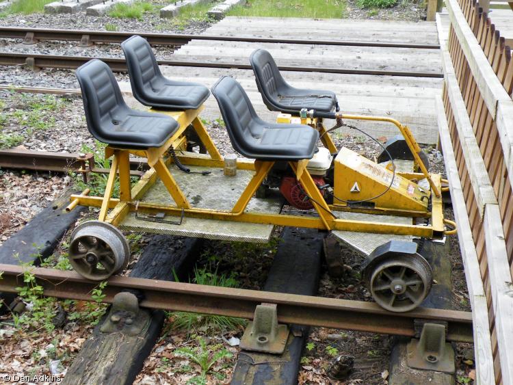 ST/00/16 - Geismar Steel EGO4 four seater trolley — ontrackplant.com
