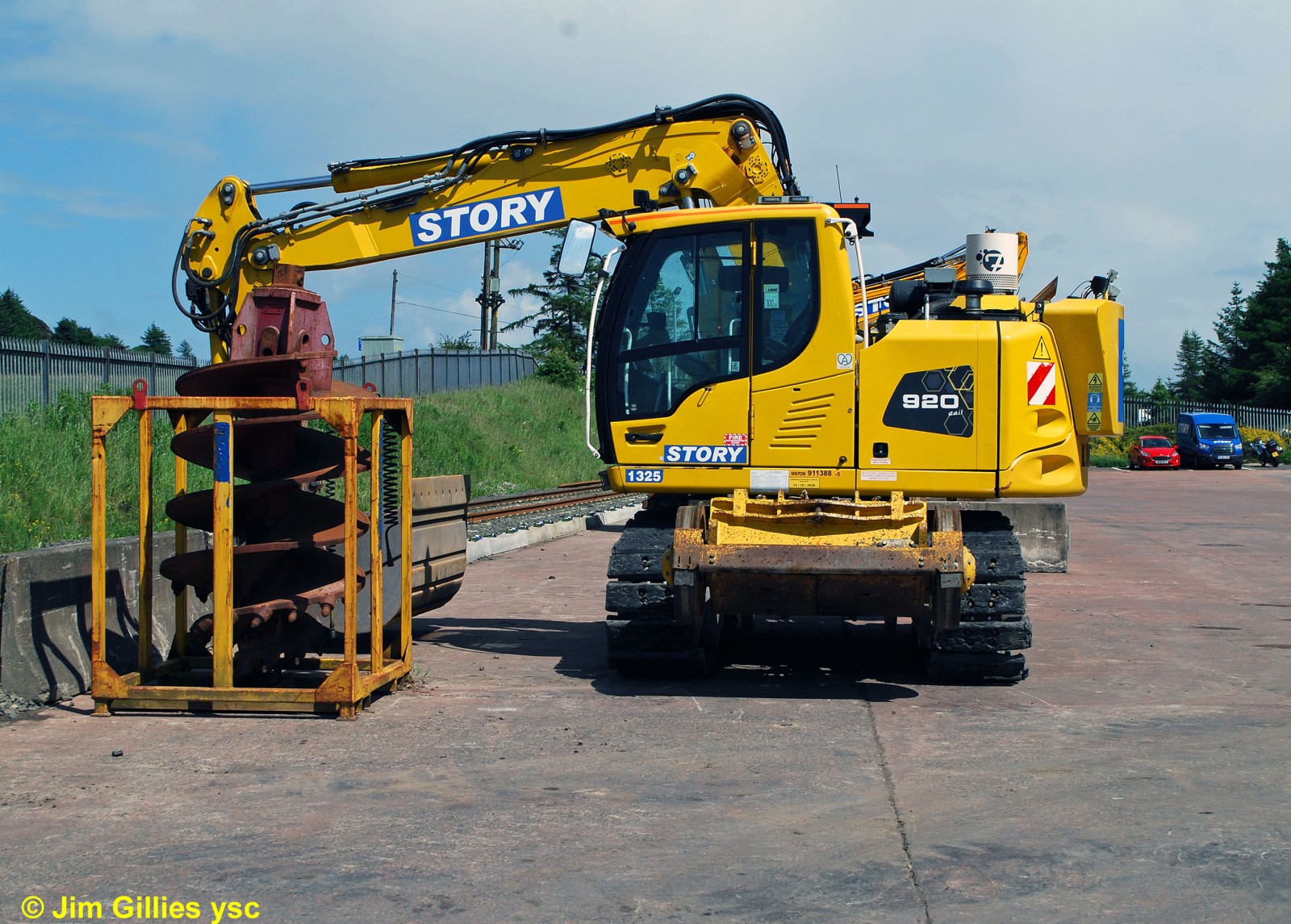 Story Plant - Liebherr R920 Compact Crawler Excavator — ontrackplant.com