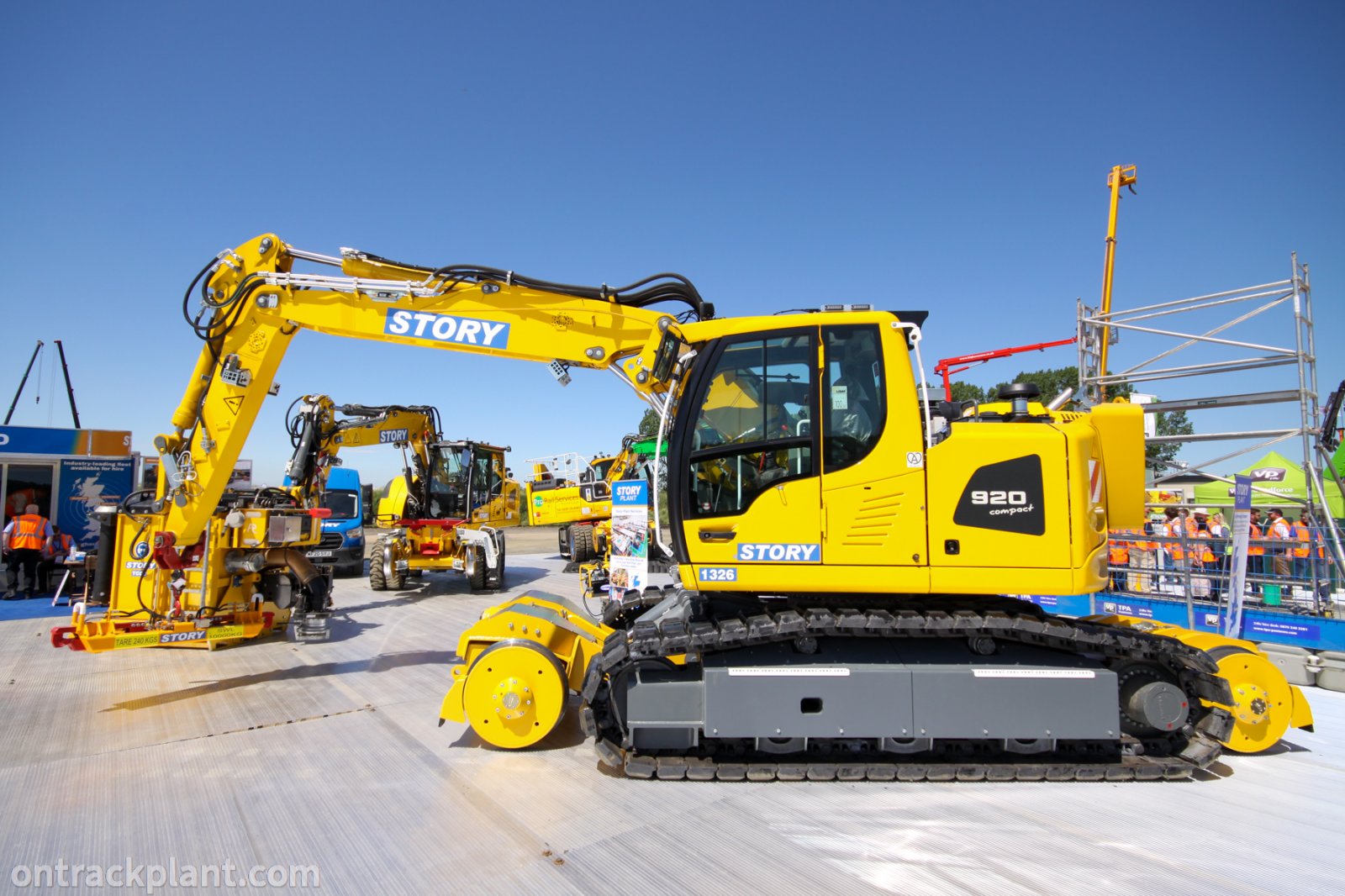 Story Plant - Liebherr R920 Compact Crawler Excavator — ontrackplant.com