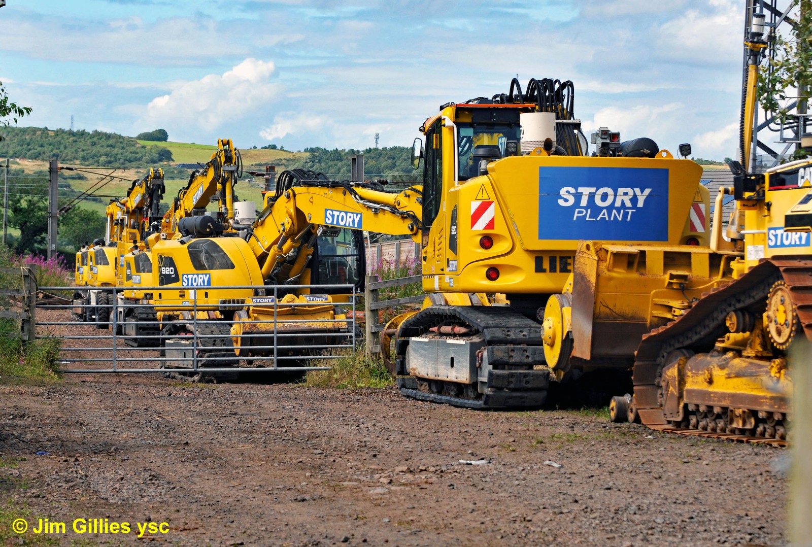 Story Plant - Liebherr R920 Compact Crawler Excavator — ontrackplant.com