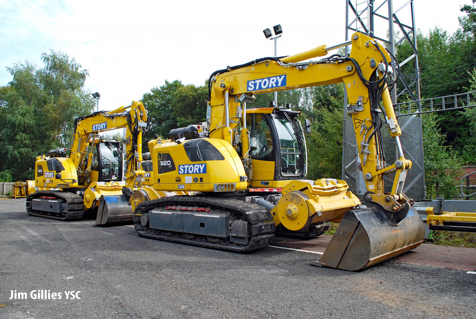 Story Plant - Liebherr R920 Compact Crawler Excavator — ontrackplant.com