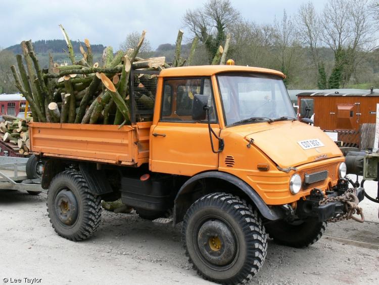 - Mercedes-Benz Unimog U800 Pick-Up — ontrackplant.com