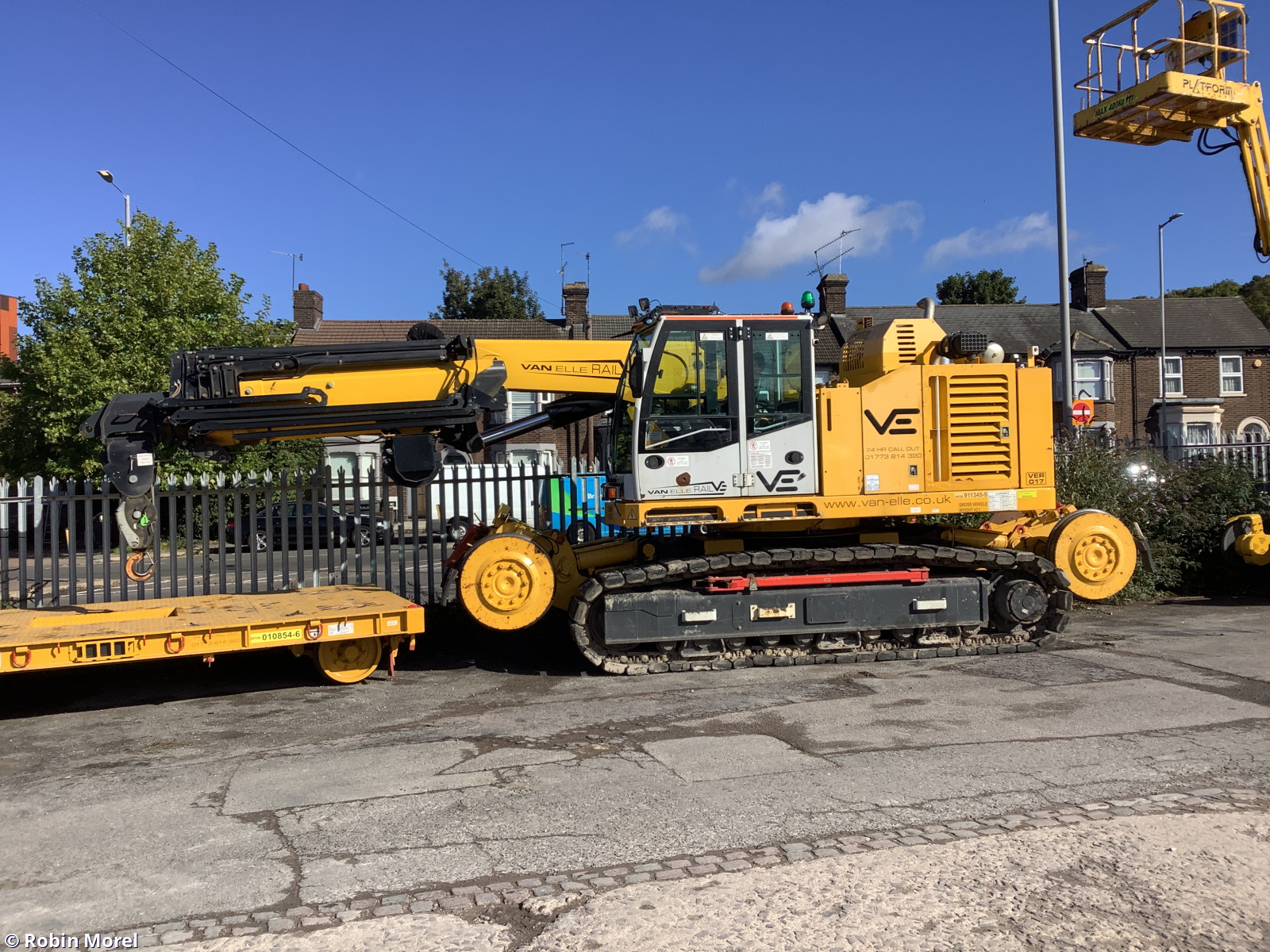 Van Elle - Colmar T10000FSCG crawler with telescopic crane ...