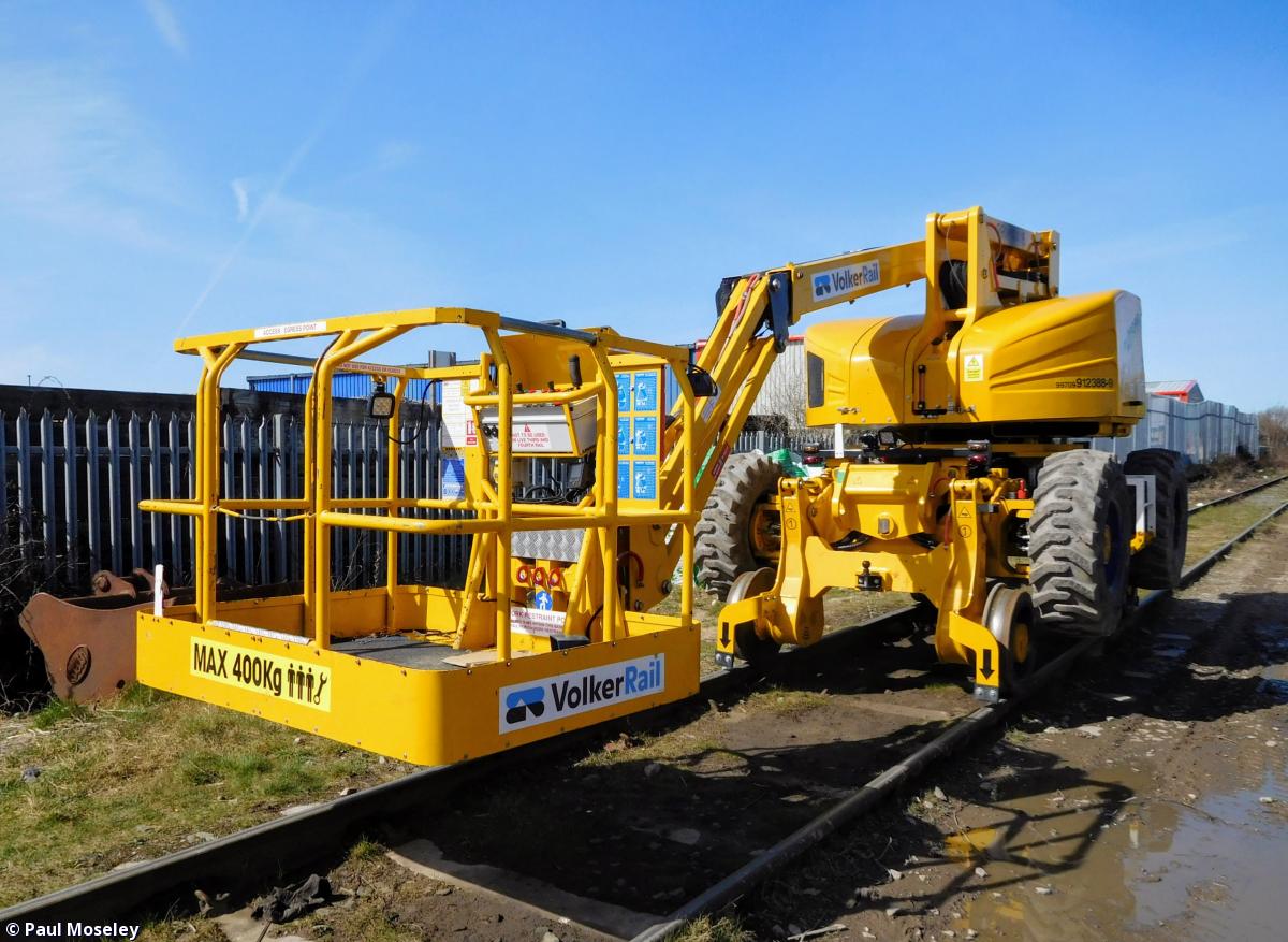 VolkerRail - Platform Basket RR14 EVO2-400 — ontrackplant.com